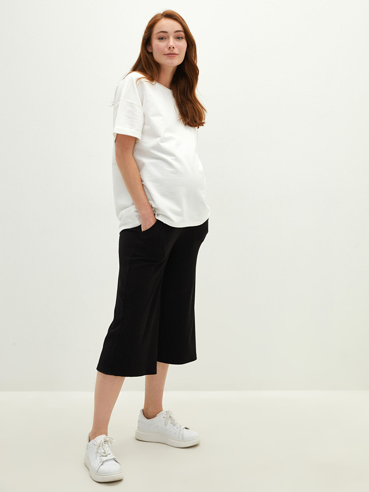 Karın Panelli Düz Cep Detaylı Kaşkorse Kumaş Hamile Eşofman Altı Karın Panelli Düz Cep Detaylı Kaşkorse Kumaş Hamile Eşofman Altı