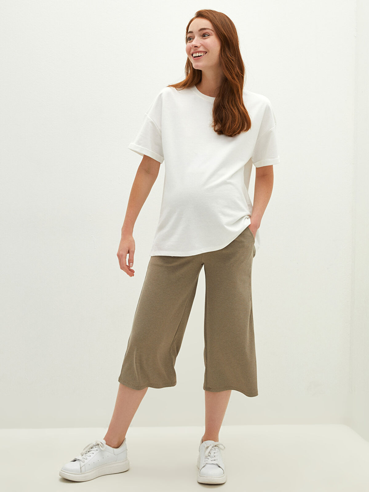 Karın Panelli Düz Cep Detaylı Kaşkorse Kumaş Hamile Eşofman Altı Karın Panelli Düz Cep Detaylı Kaşkorse Kumaş Hamile Eşofman Altı