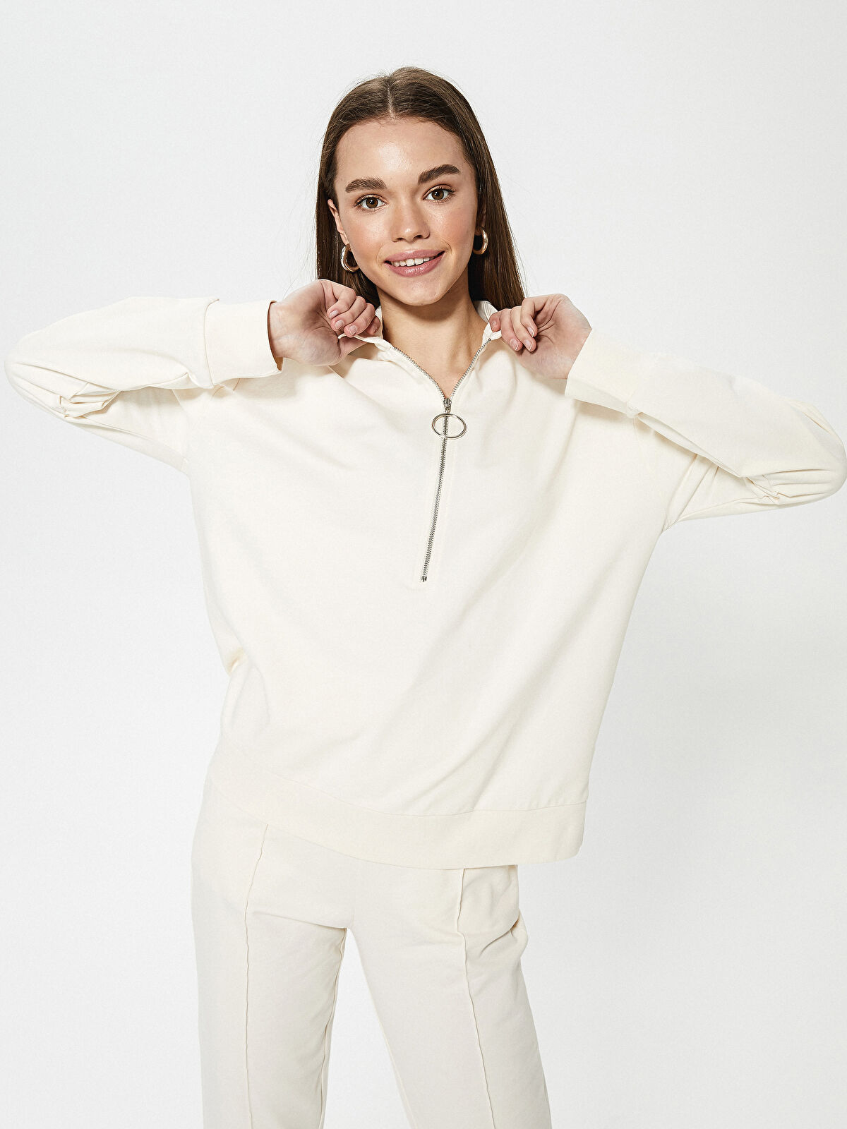 LCW VISION Ceket Yaka Fermuar Detaylı Düz Kadın Sweatshirt LCW VISION Ceket Yaka Fermuar Detaylı Düz Kadın Sweatshirt