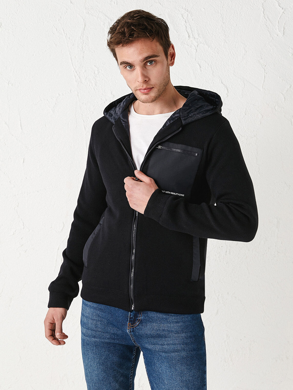 LCW CASUAL Slim Fit Kapüşonlu Erkek Triko Mont