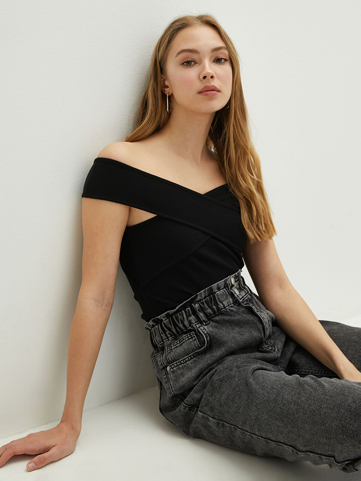 LCW CASUAL V Yaka Kolsuz Düz Kadın Fitilli Bodysuit LCW CASUAL V Yaka Kolsuz Düz Kadın Fitilli Bodysuit