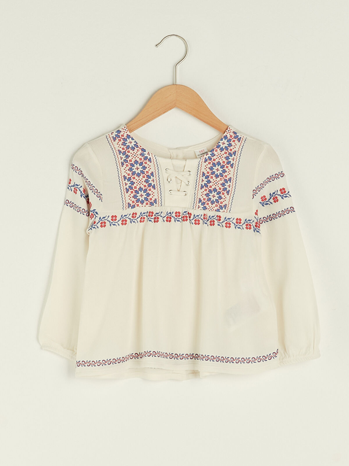 Bisiklet Yaka Uzun Kollu Nakış Detaylı Viskon Kız Bebek Bluz