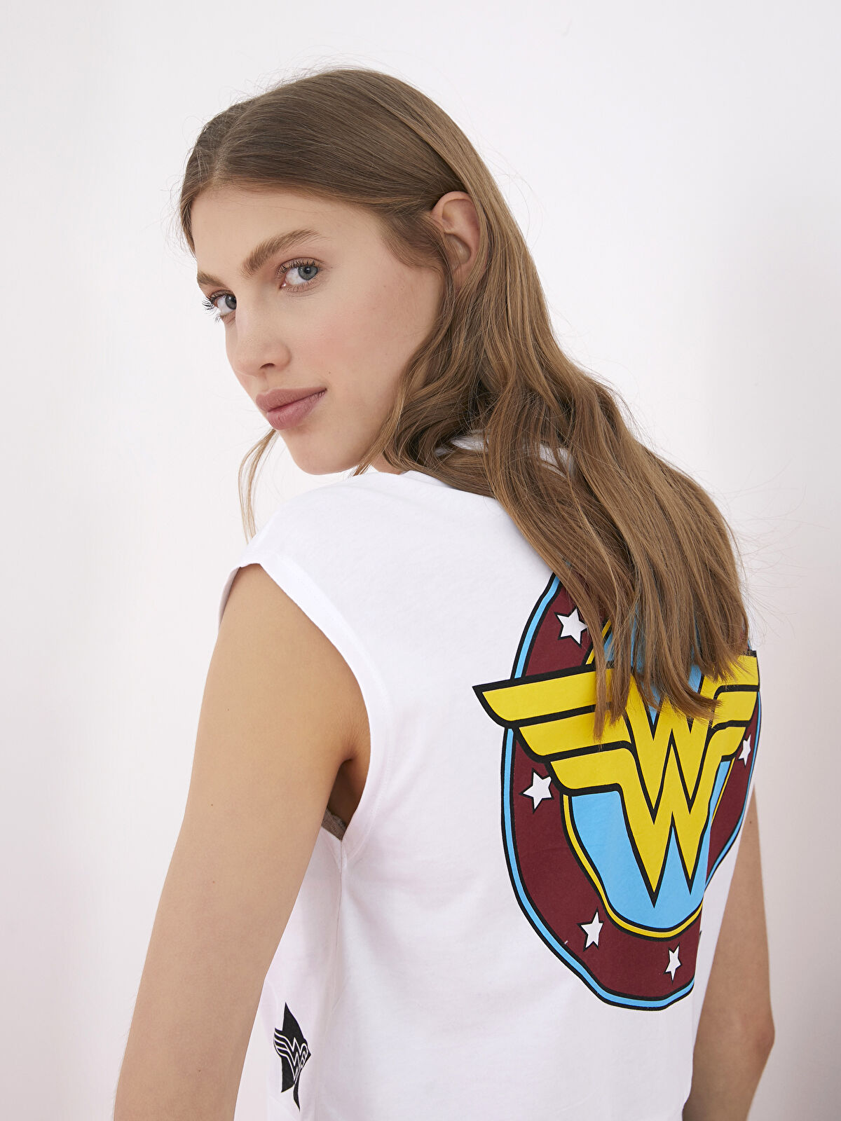 LCW LIMITED Bisiklet Yaka Wonder Woman Baskılı Kolsuz Pamuklu Kadın Sweatshirt