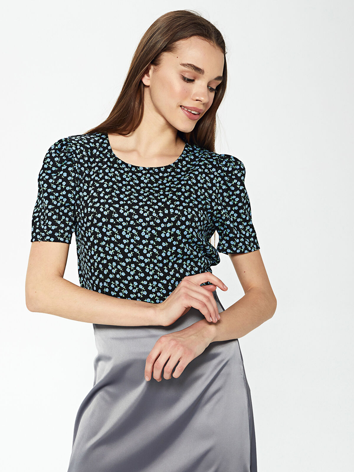 LCW VISION Bisiklet Yaka Çiçek Baskılı Kısa Kollu Kadın Bluz