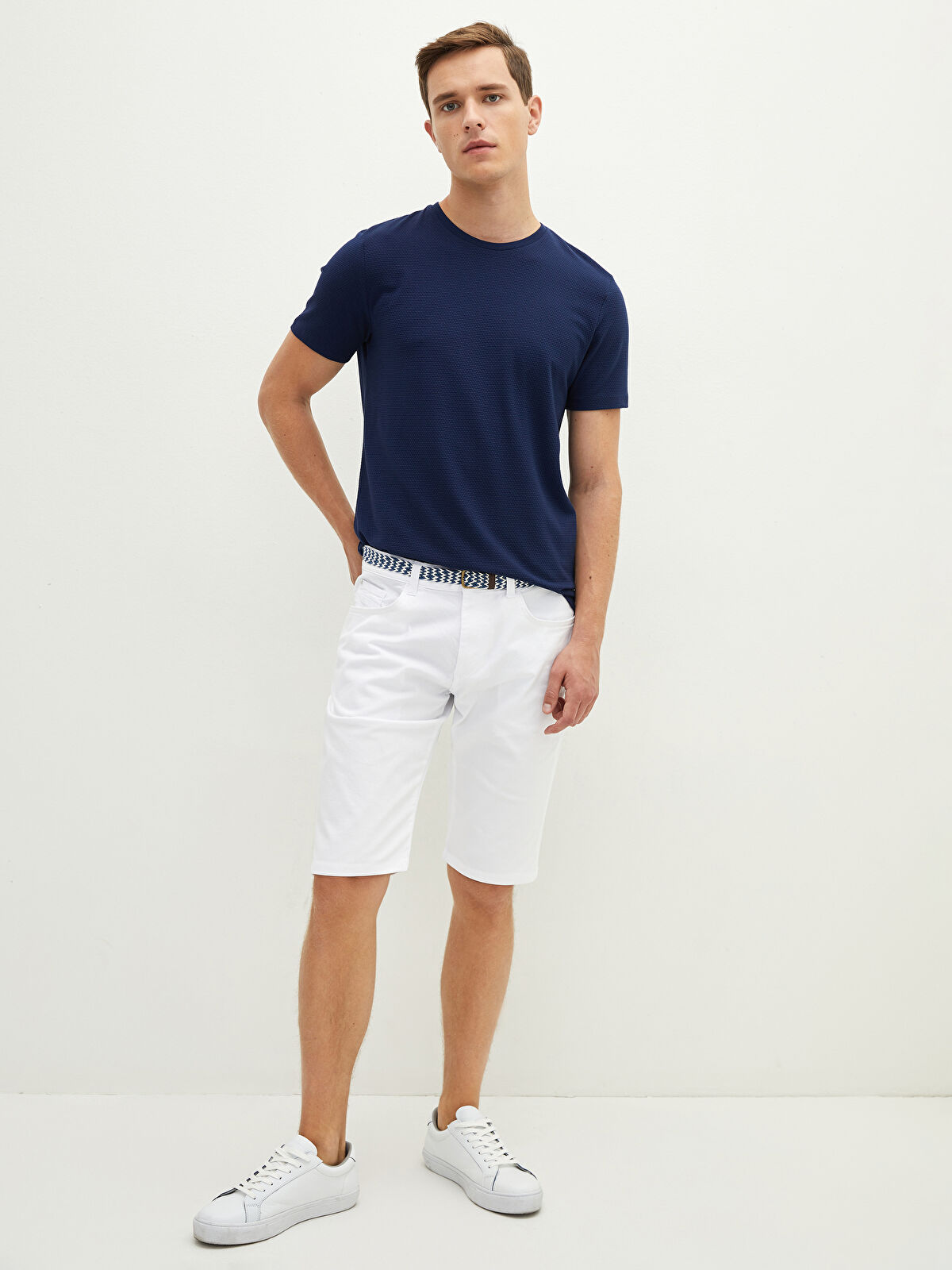 LCW VISION Slim Fit Kemerli Erkek Şort LCW VISION Slim Fit Kemerli Erkek Şort