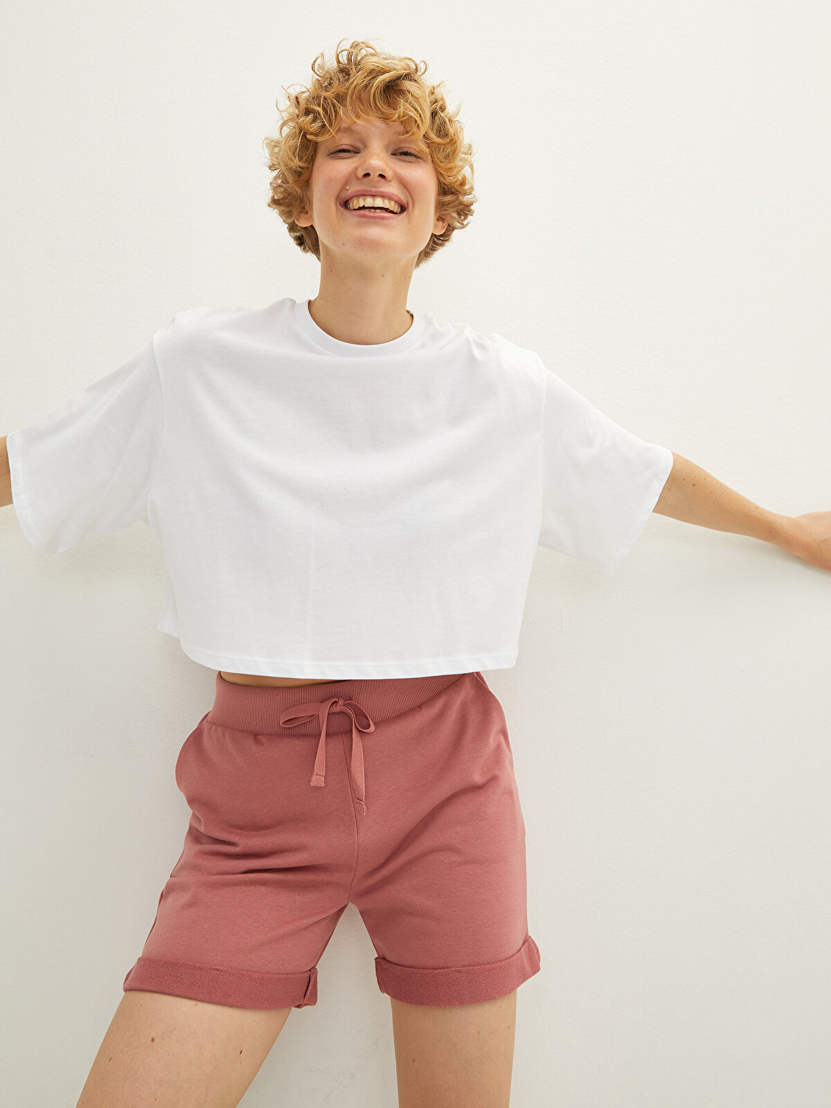 LCW CASUAL Beli Lastikli Düz Cep Detaylı Kadın Bermuda Şort