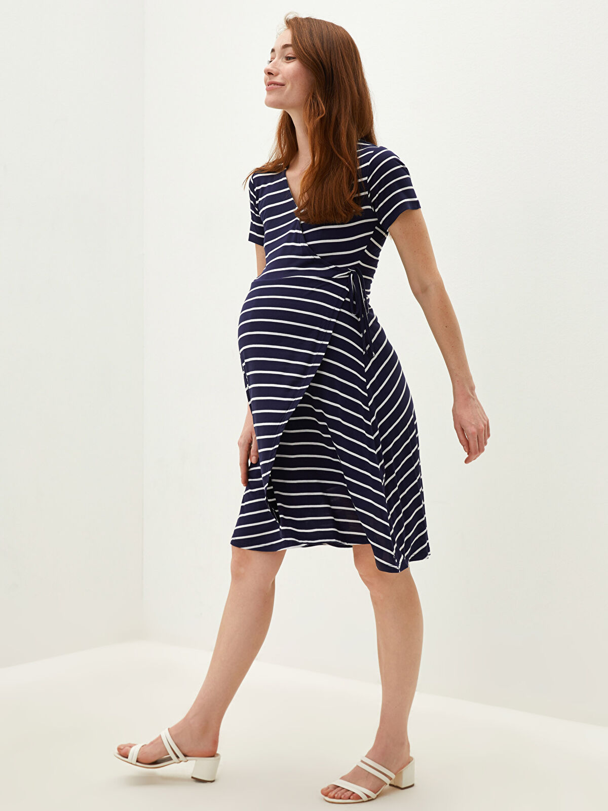 Kruvaze Yaka Çizgili Kısa Kollu Beli Bağlama Detaylı Viskon Hamile Elbise