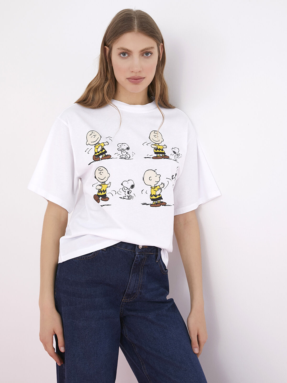 LCW LIMITED Bisiklet Yaka Peanuts Baskılı Kısa Kollu Pamuklu Kadın Tişört LCW LIMITED Bisiklet Yaka Peanuts Baskılı Kısa Kollu Pamuklu Kadın Tişört