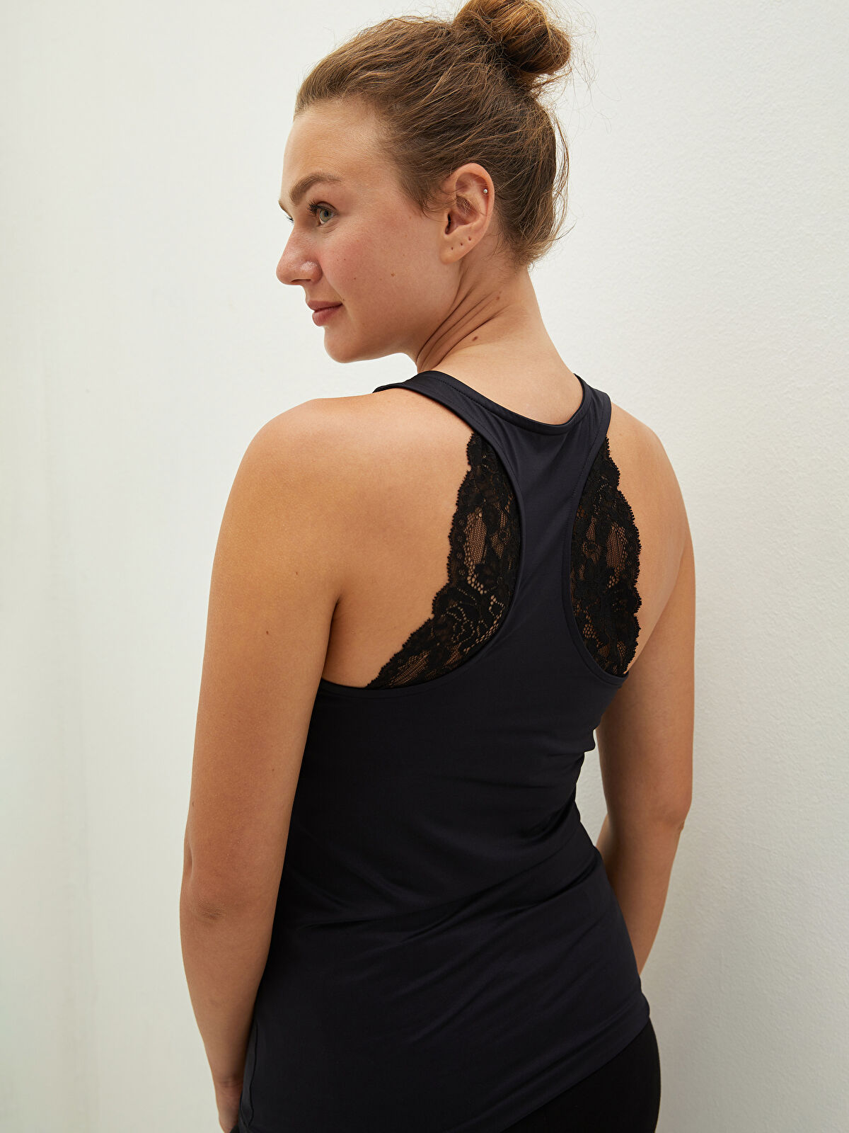 LCW DREAM U Yaka Askılı Dantel Detaylı Kadın Atlet