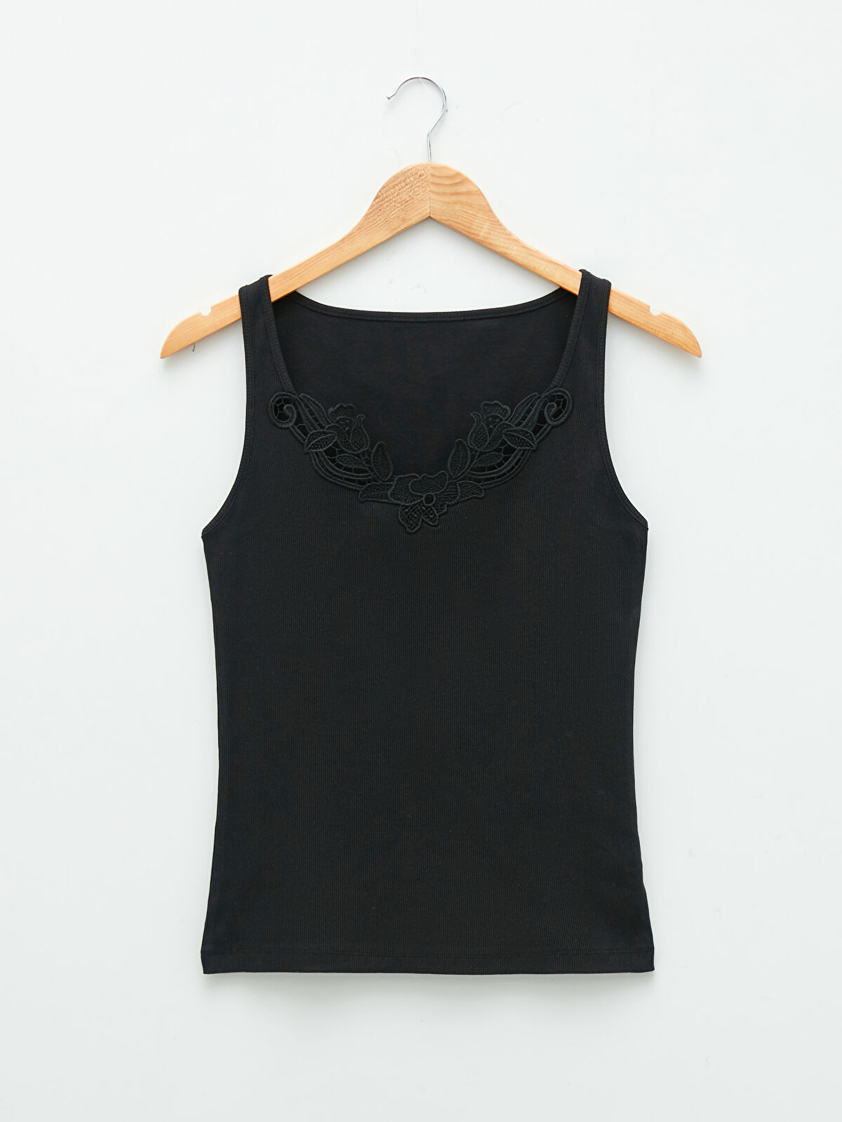 LCW DREAM U Yaka Nakışlı Askılı Kadın Atlet