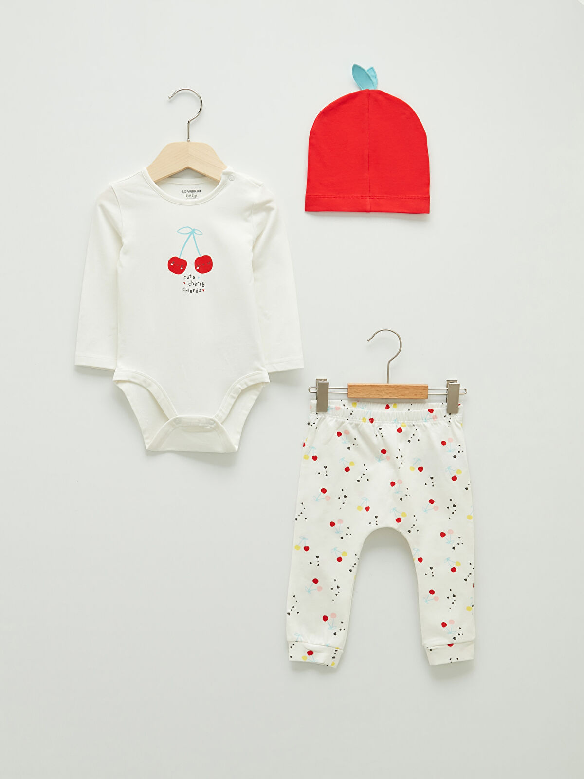 Bisiklet Yaka Uzun Kollu Baskılı Unisex Bebek Çıtçıtlı Body Pantolon ve Bere 3'lü Takım Bisiklet Yaka Uzun Kollu Baskılı Unisex Bebek Çıtçıtlı Body Pantolon ve Bere 3'lü Takım