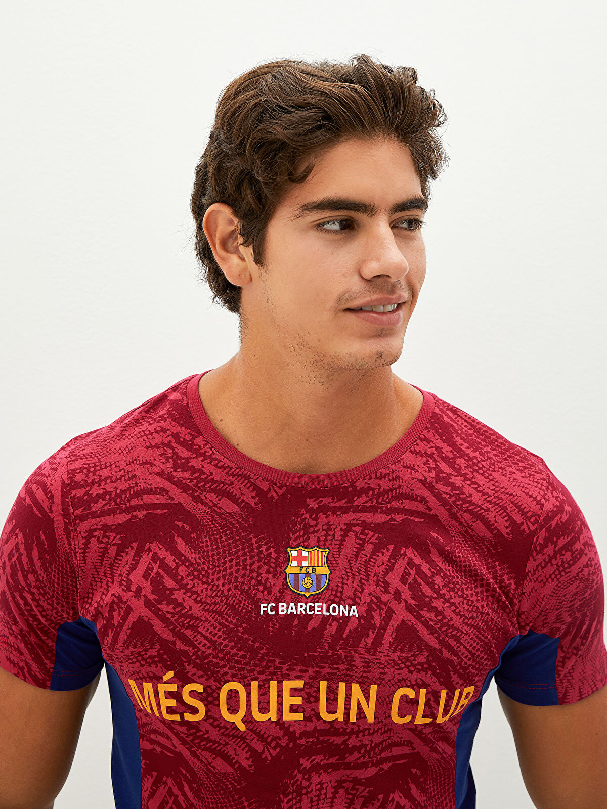 LCW SPORTS Bisiklet Yaka Kısa Kollu Barcelona Baskılı Aktif Spor Penye Erkek Taraftar Tişört LCW SPORTS Bisiklet Yaka Kısa Kollu Barcelona Baskılı Aktif Spor Penye Erkek Taraftar Tişört