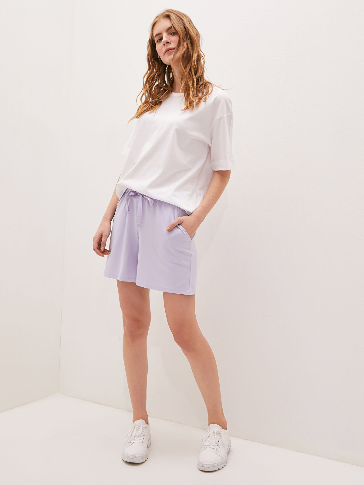 LCW ACTIVE Beli Lastikli Düz Cep Detaylı Kadın Spor Şort