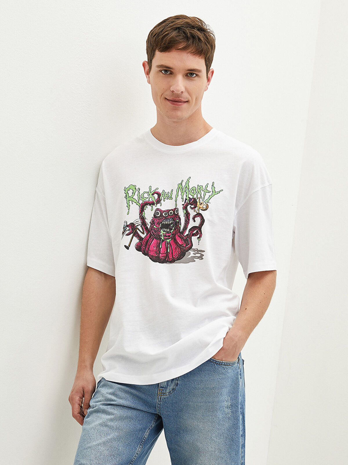 LCW CASUAL Bisiklet Yaka Kısa Kollu Rick and Morty Baskılı Penye Erkek Tişört