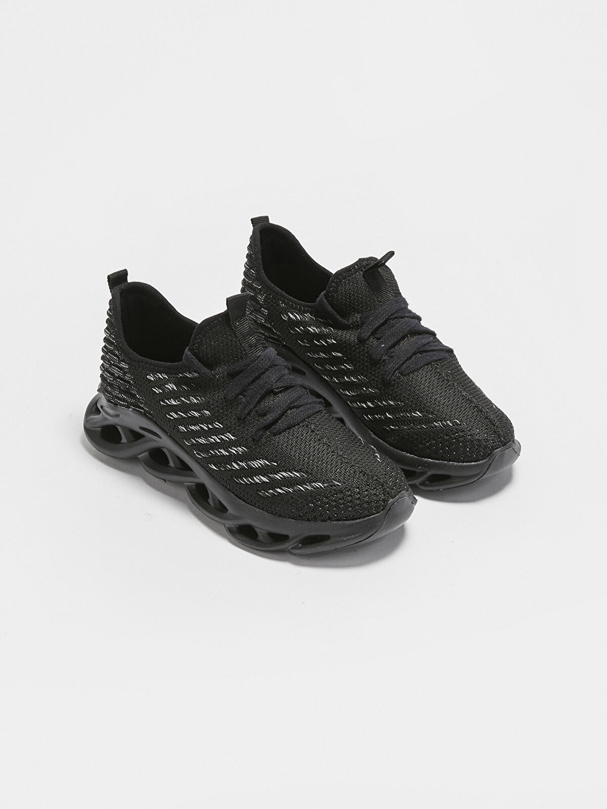 Kalın Tabanlı File Detaylı Kadın Spor Ayakkabı Kalın Tabanlı File Detaylı Kadın Spor Ayakkabı