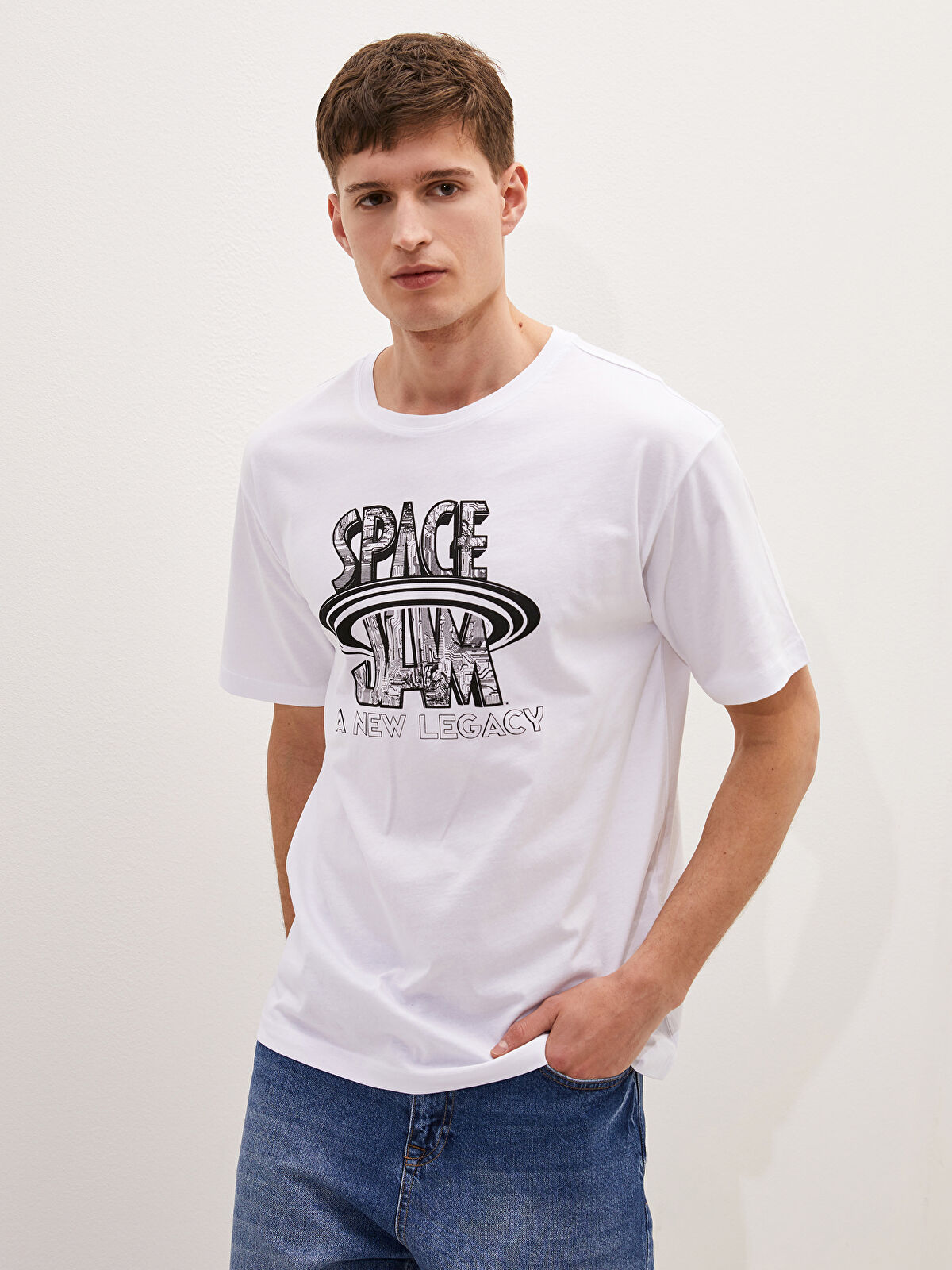 LCW CASUAL Bisiklet Yaka Kısa Kollu Space Jam Baskılı Penye Erkek Tişört