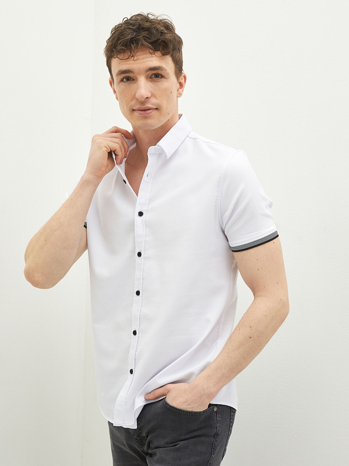 LCW CASUAL Slim Fit Kısa Kollu Oxford Erkek Gömlek