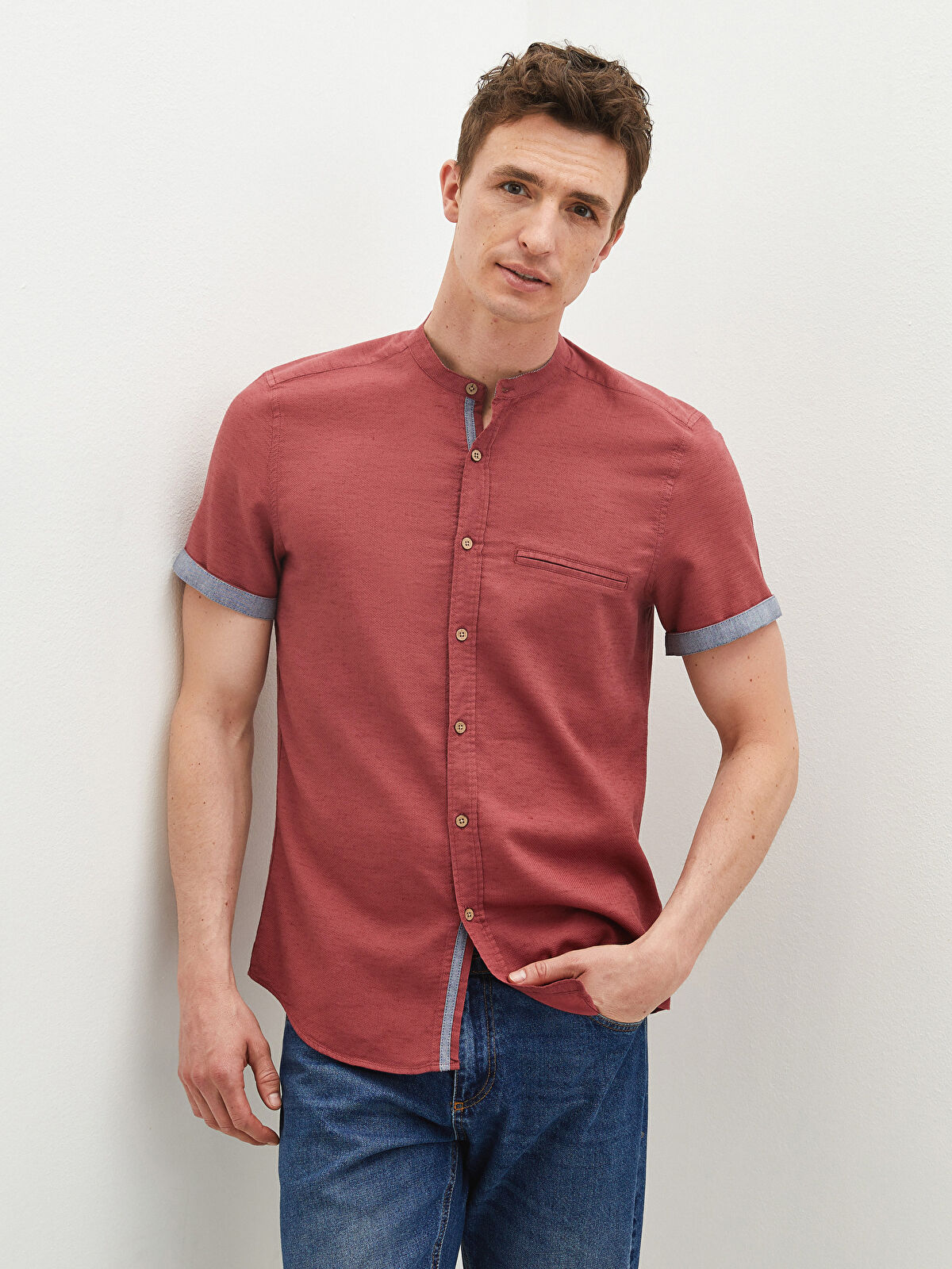 LCW CASUAL Slim Fit Hakim Yaka Kısa Kollu Erkek Gömlek