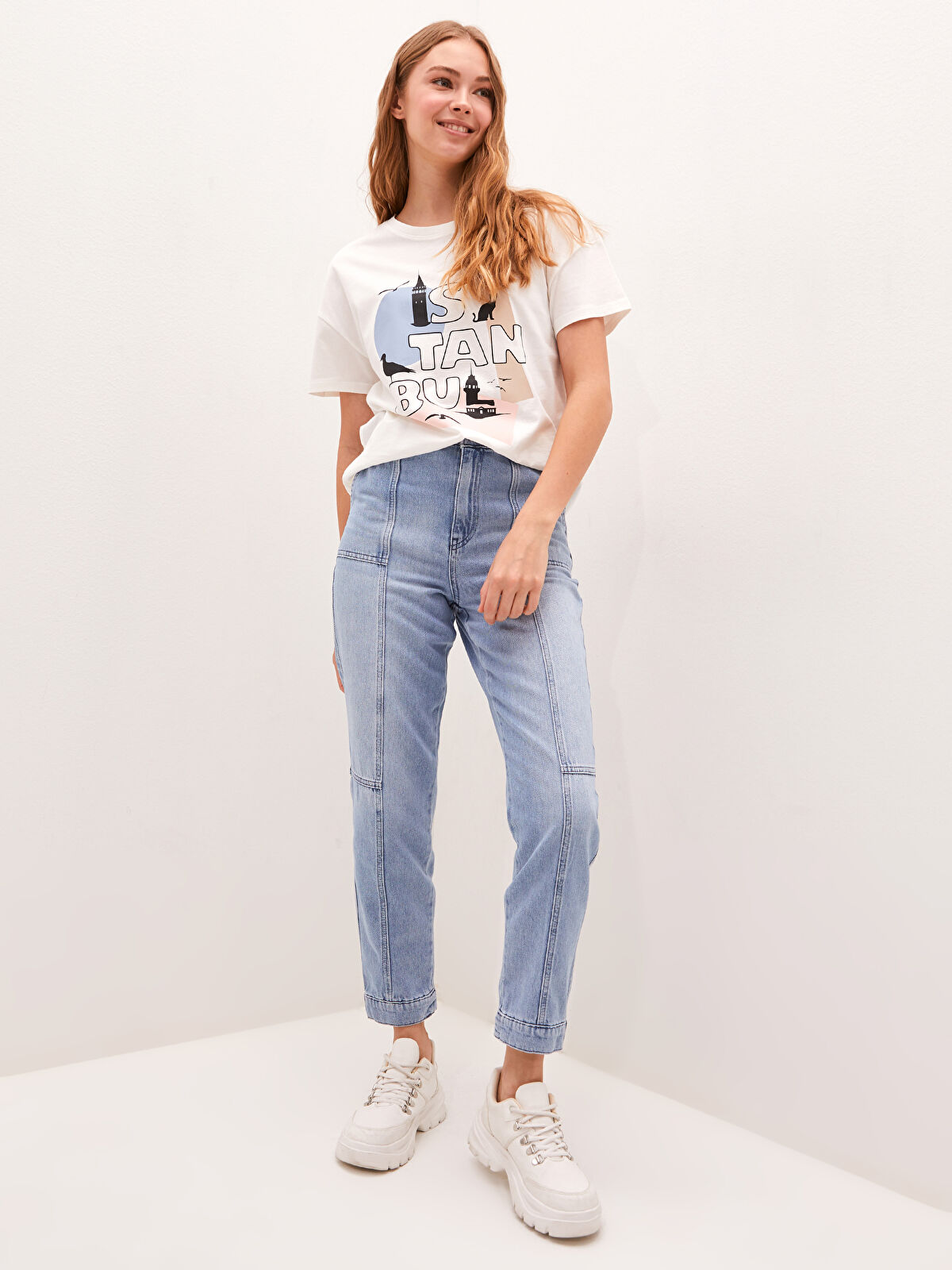 Yüksek Bel Cep Detaylı Paçaları Düğmeli Kadın Rodeo Jean Pantolon