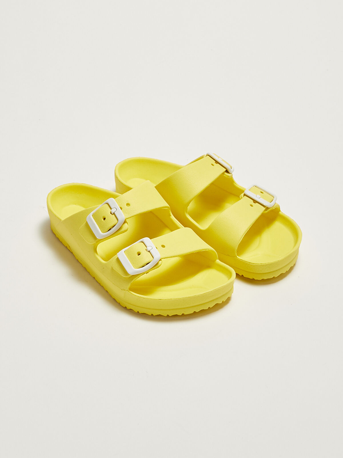 Kız Çocuk Toka Detaylı Çift Bantlı Terlik