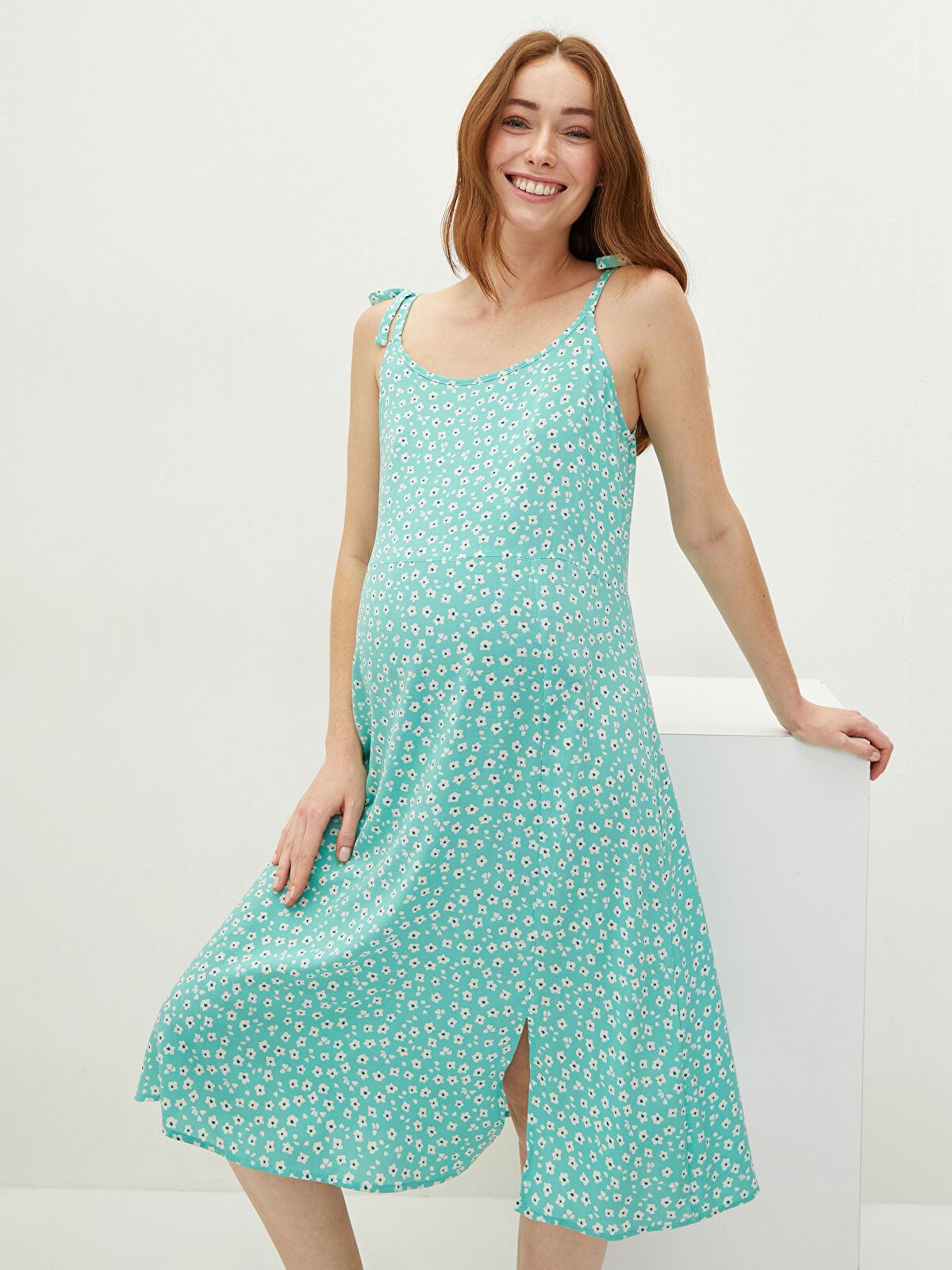 U Yaka Çiçekli Kolsuz Krinkle Kumaş Hamile Elbise