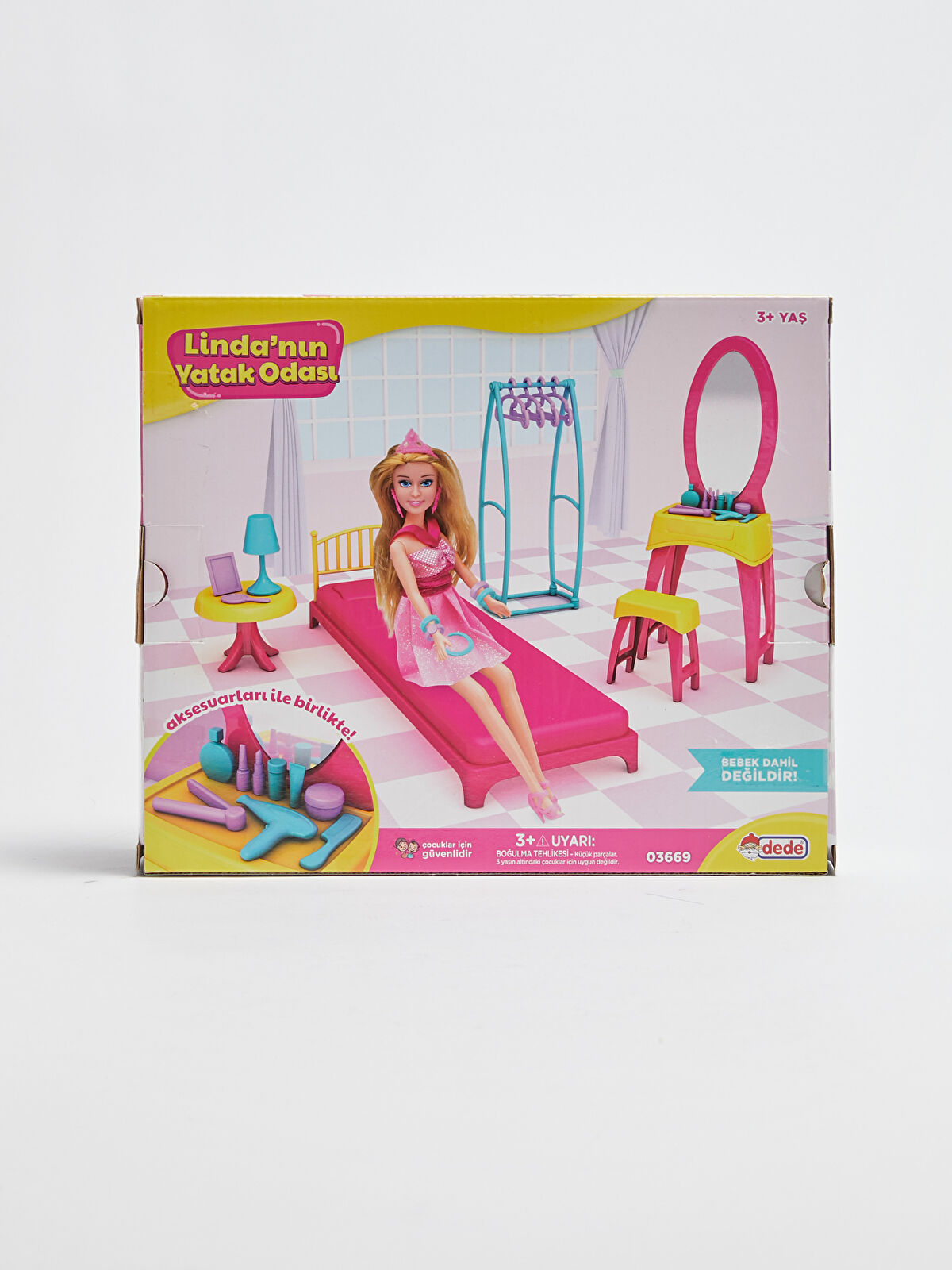 Kız Çocuk Linda'nın Yatak Odası Oyuncak