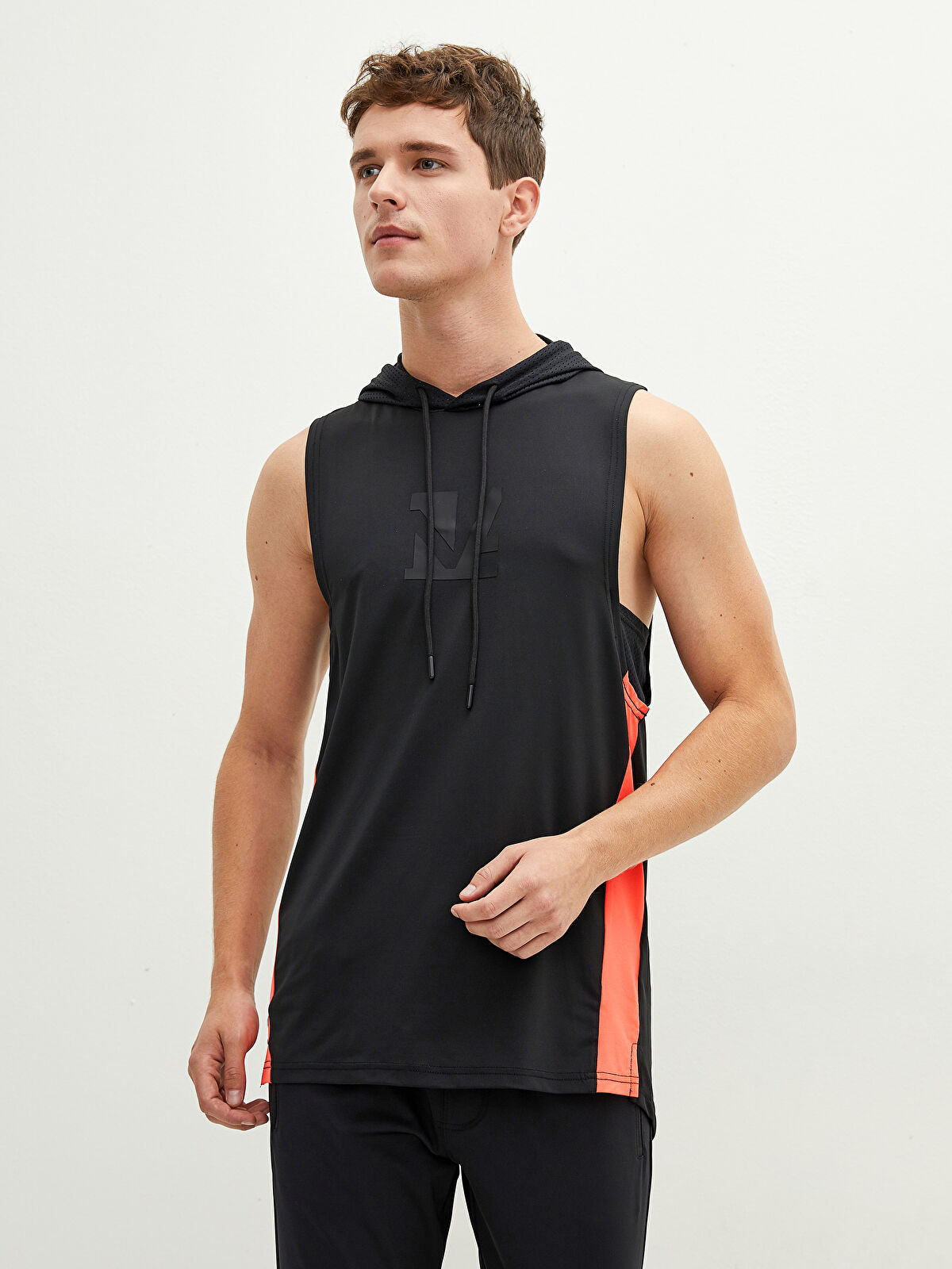 LCW SPORTS Kapüşonlu Baskılı Aktif Spor Erkek Atlet LCW SPORTS Kapüşonlu Baskılı Aktif Spor Erkek Atlet