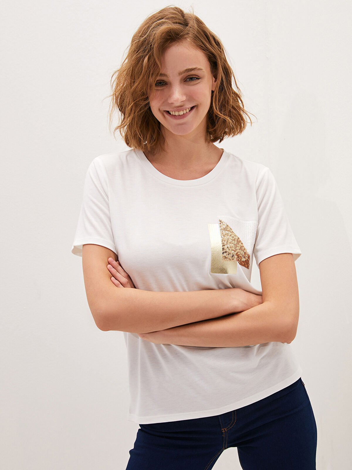 LCW CLASSIC Bisiklet Yaka Pul Payet Baskılı Kısa Kollu Kadın Tişört