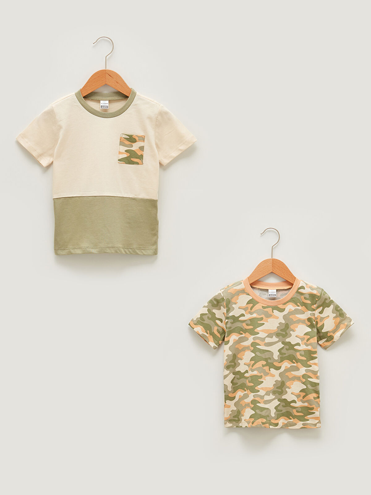 Bisiklet Yaka Kısa Kollu Kamuflaj Baskılı Erkek Bebek Tişört 2'li Bisiklet Yaka Kısa Kollu Kamuflaj Baskılı Erkek Bebek Tişört 2'li
