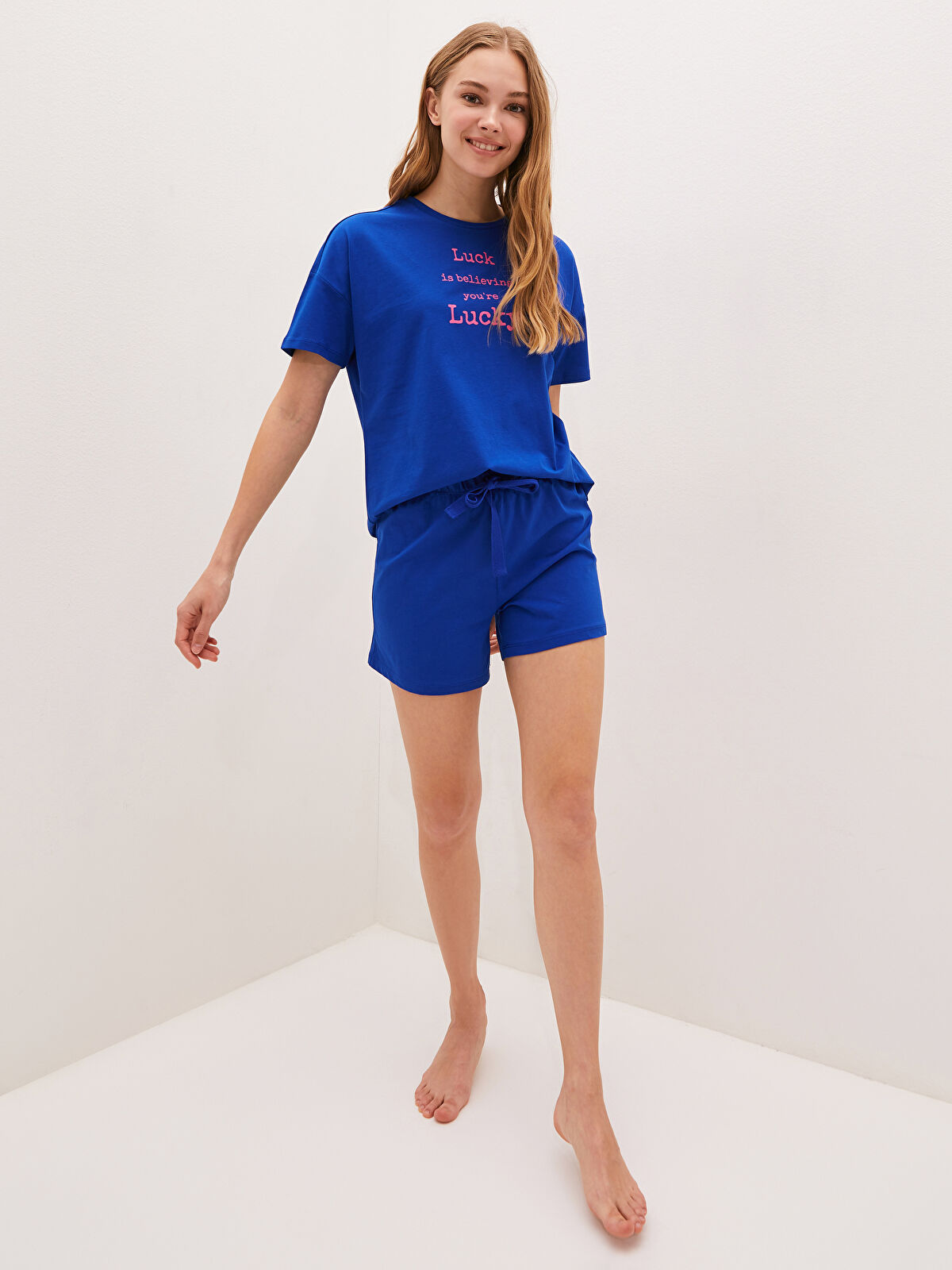 LCW DREAM Bisiklet Yaka Baskılı Kısa Kollu Pamuklu Kadın Şortlu Pijama Takımı