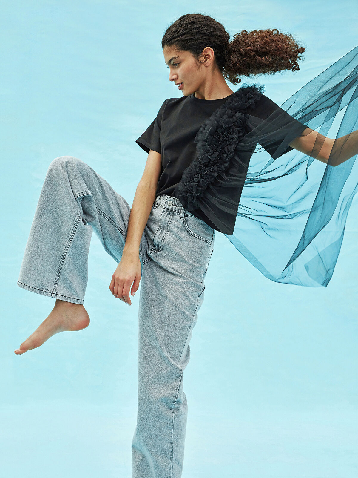 SUDI ETUZ X LC WAIKIKI KISA KOLLU TÜL DETAYLI KADIN LİMA TİŞÖRT SUDI ETUZ X LC WAIKIKI KISA KOLLU TÜL DETAYLI KADIN LİMA TİŞÖRT