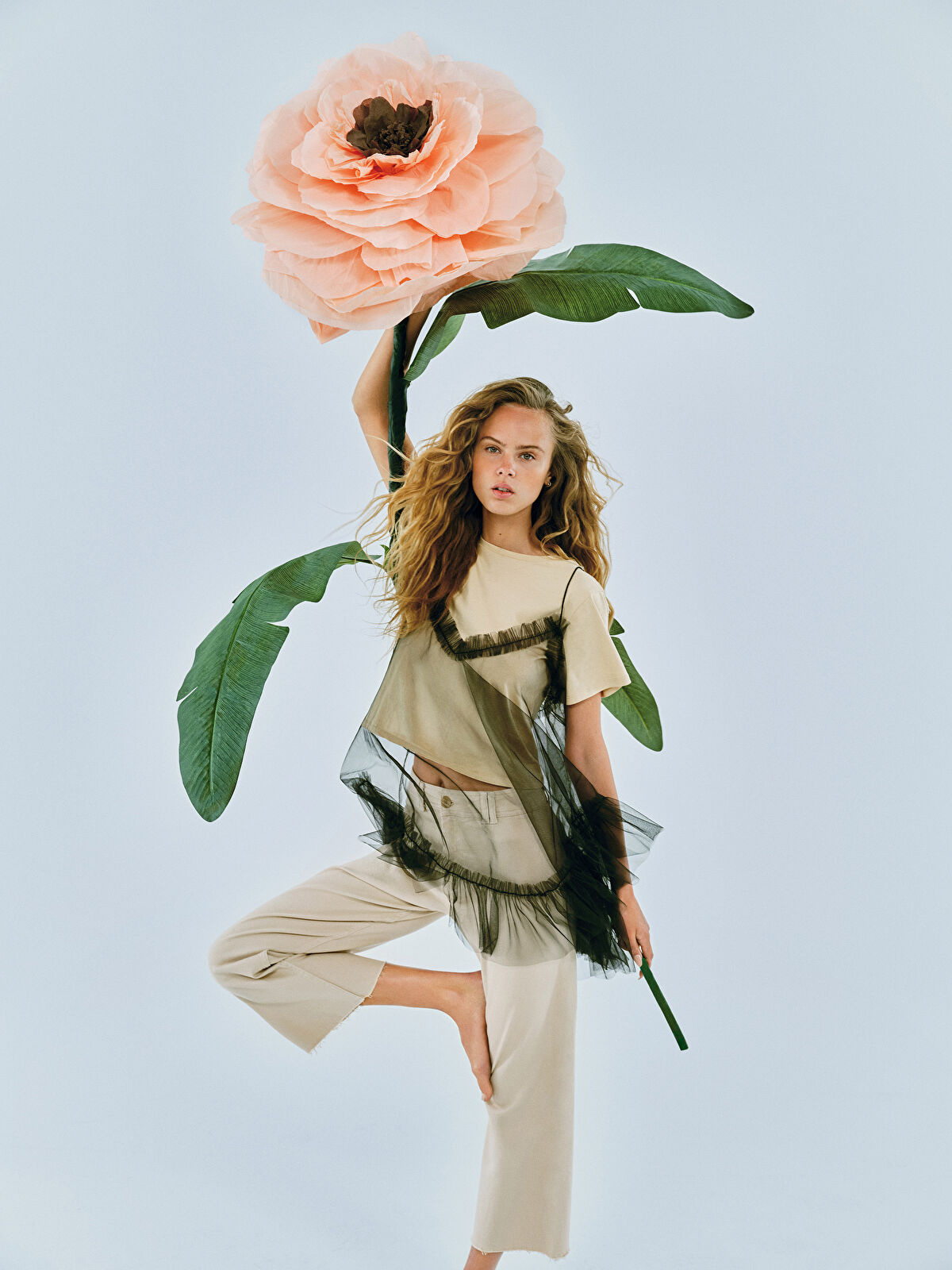 SUDI ETUZ X LC WAIKIKI TÜL DETAYLI ASKILI KADIN LİNDA TİŞÖRT SUDI ETUZ X LC WAIKIKI TÜL DETAYLI ASKILI KADIN LİNDA TİŞÖRT