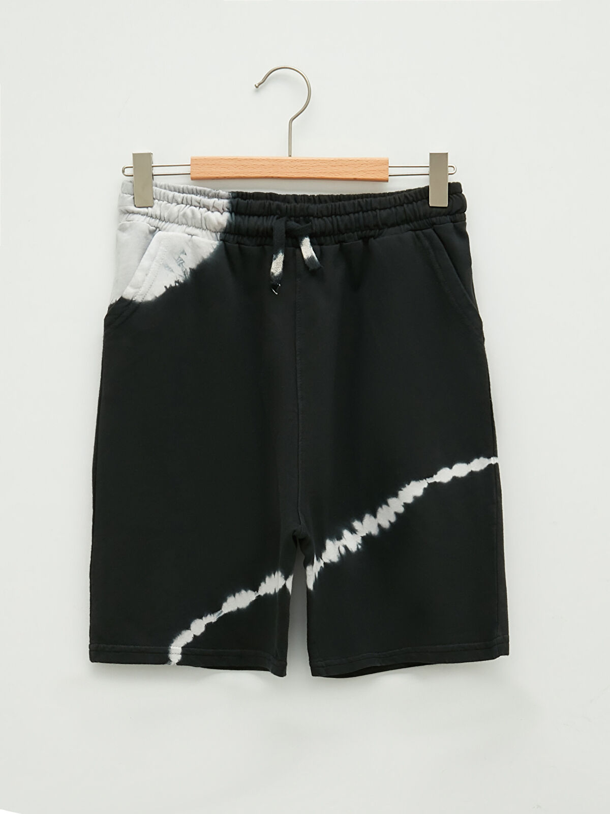 Beli Lastikli Batik Desenli Erkek Çocuk Bermuda Şort