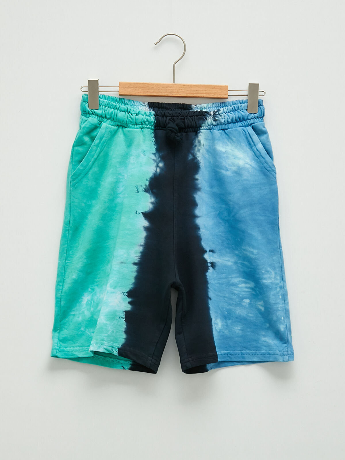 Beli Lastikli Batik Desenli Erkek Çocuk Bermuda Şort