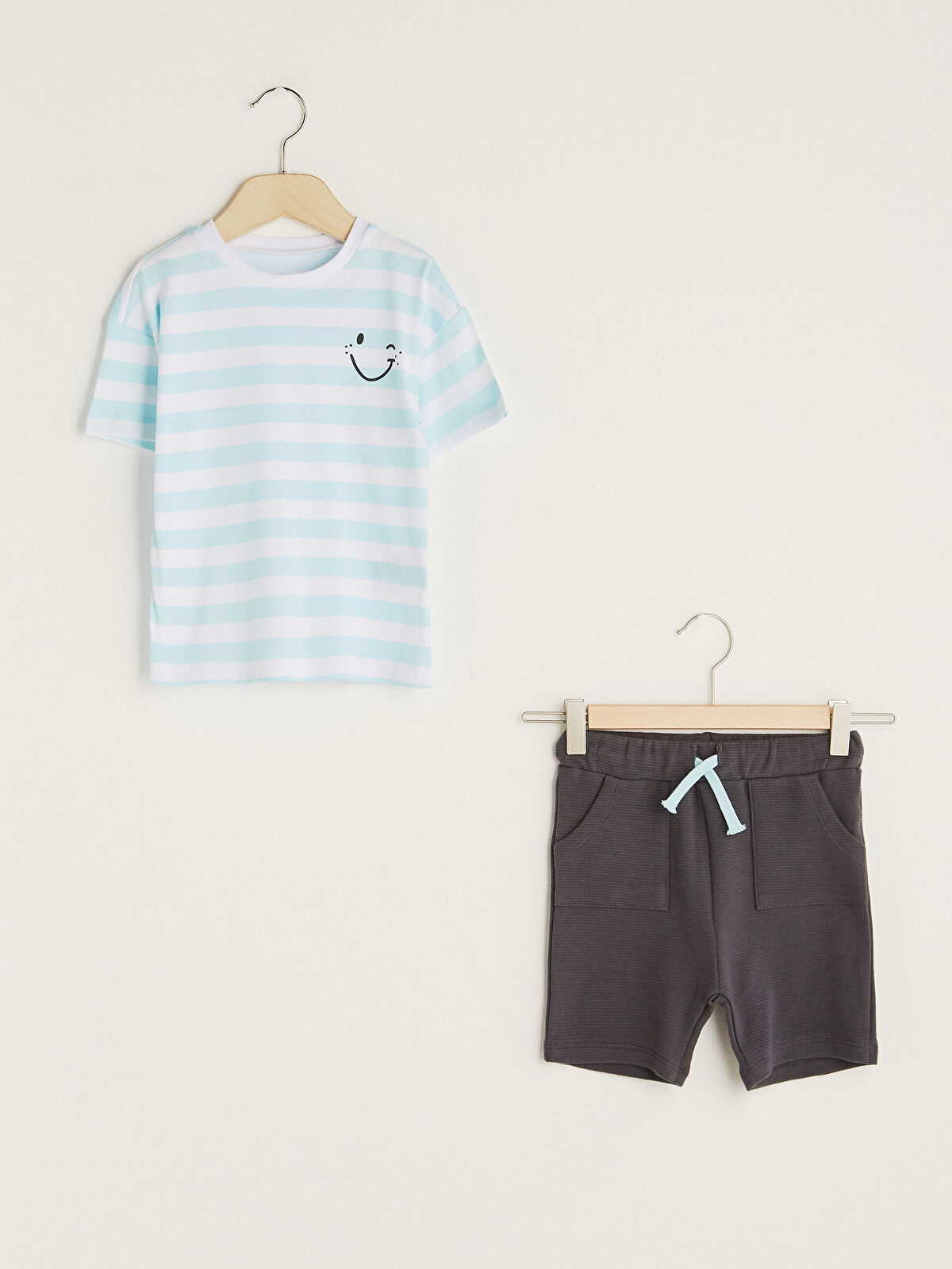 Bisiklet Yaka Kısa Kollu Çizgili Pamuklu Erkek Bebek Tişört ve Şort 2'li Takım