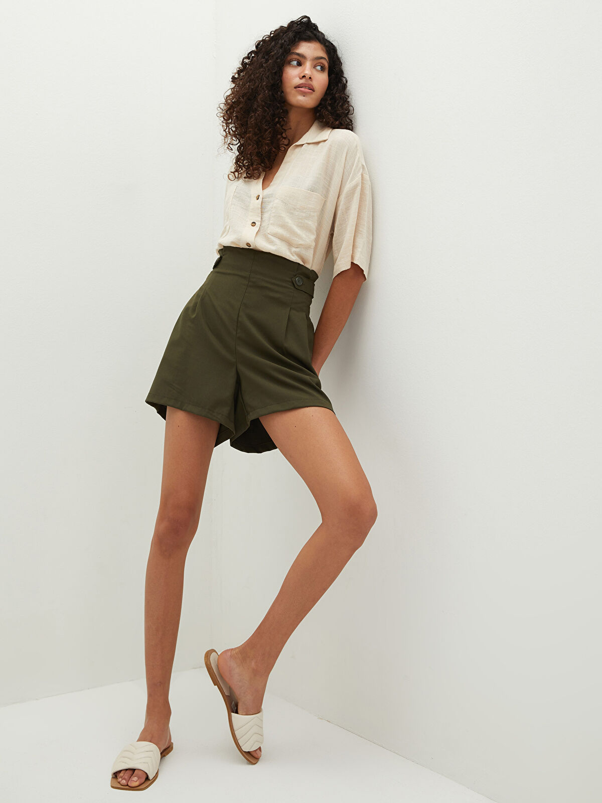 LCW CASUAL Beli Lastikli Düz Viskon Kadın Bermuda Şort