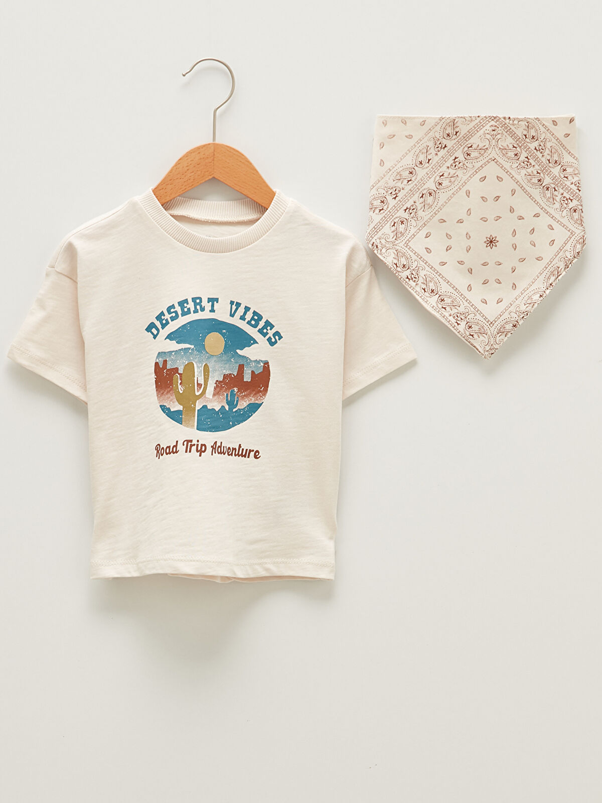 Bisiklet Yaka Kısa Kollu Baskılı Erkek Bebek Tişört ve Bandana 2'li Takım