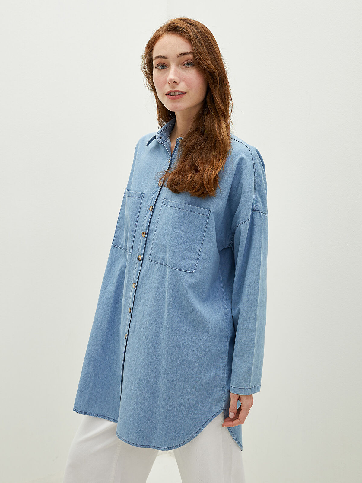 LCW CLASSIC Gömlek Yaka Düz Cep Detaylı Uzun Kollu Kadın Jean Tunik