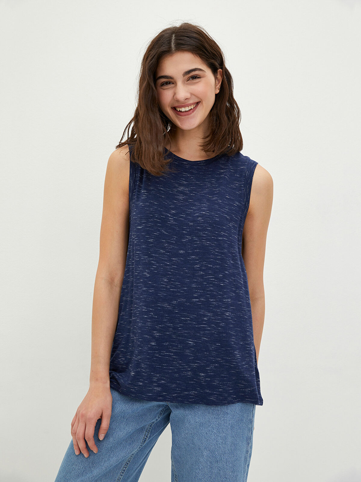 LCW ACTIVE Bisiklet Yaka Düz Kolsuz Kadın Spor Atlet