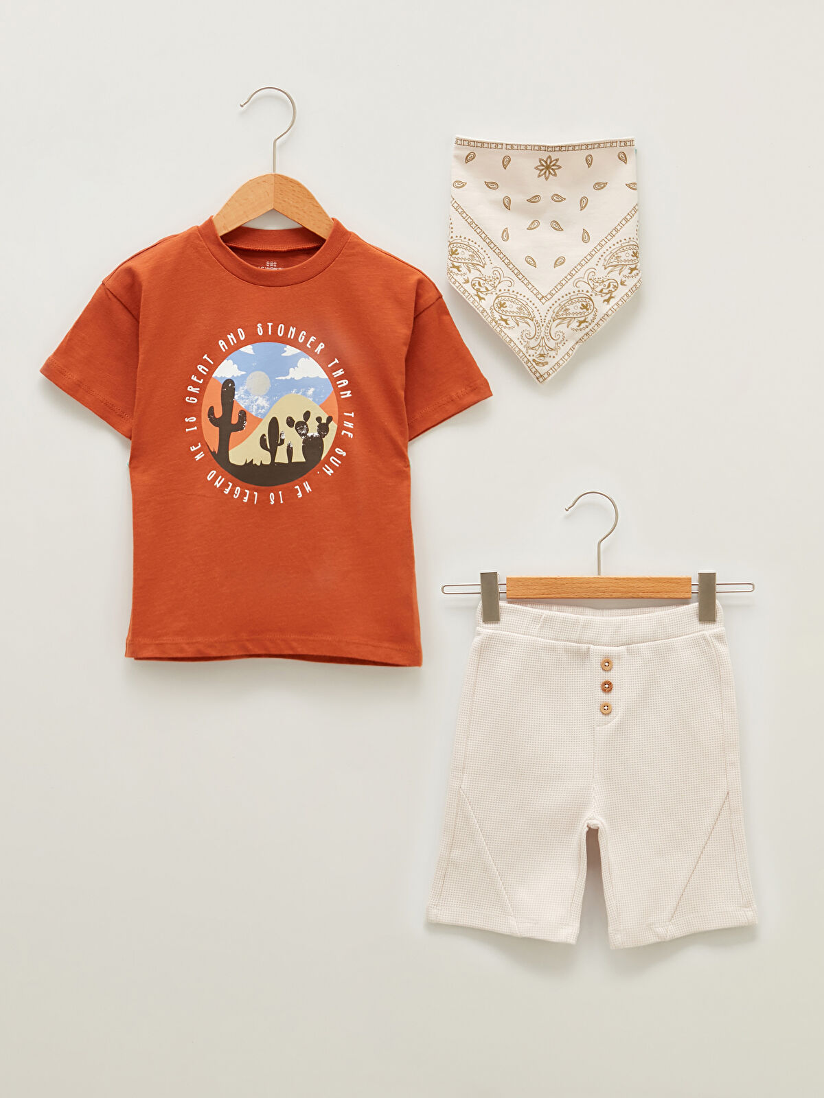 Bisiklet Yaka Kısa Kollu Pamuklu Erkek Bebek Tişört Şort ve Bandana 3'lü Takım