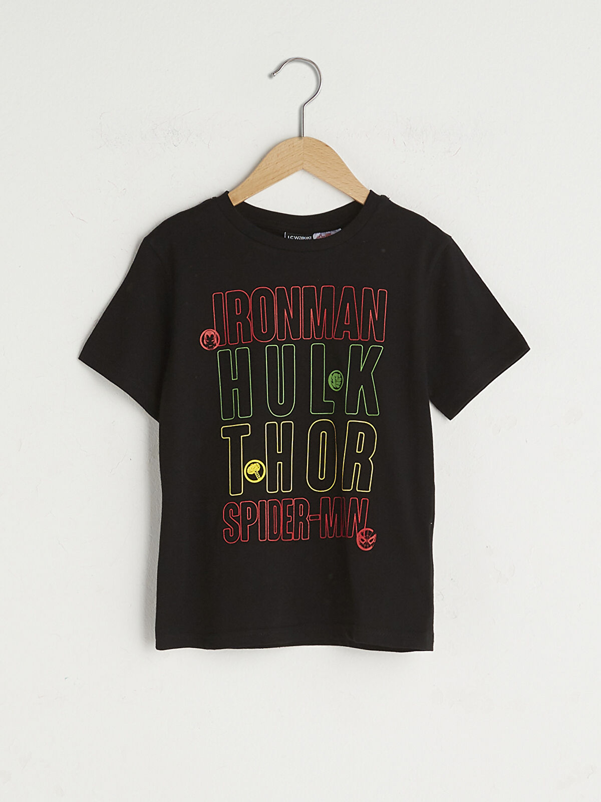 Bisiklet Yaka Avengers Baskılı Kısa Kollu Erkek Çocuk Tişört ve Şort