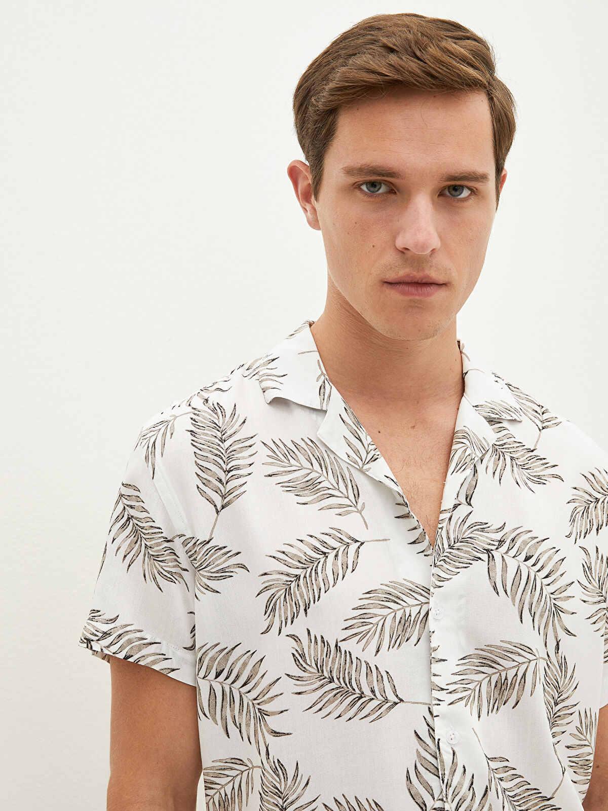 LCW VISION Slim Fit Kısa Kollu Desenli Viskon Erkek Gömlek