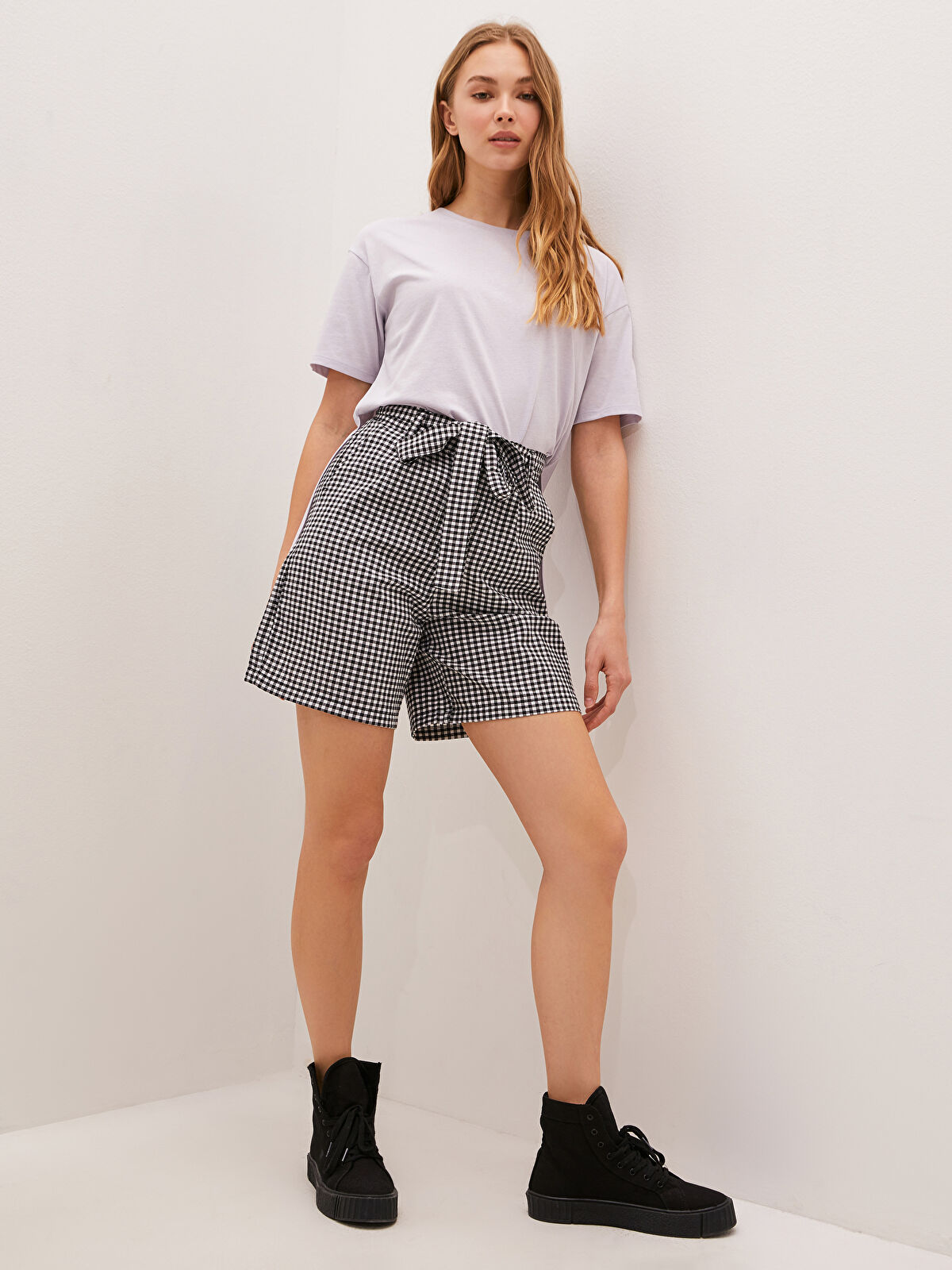 LCW CASUAL Beli Kemerli Ekose Cep Detaylı Bol Fit Poplin Kadın Şort