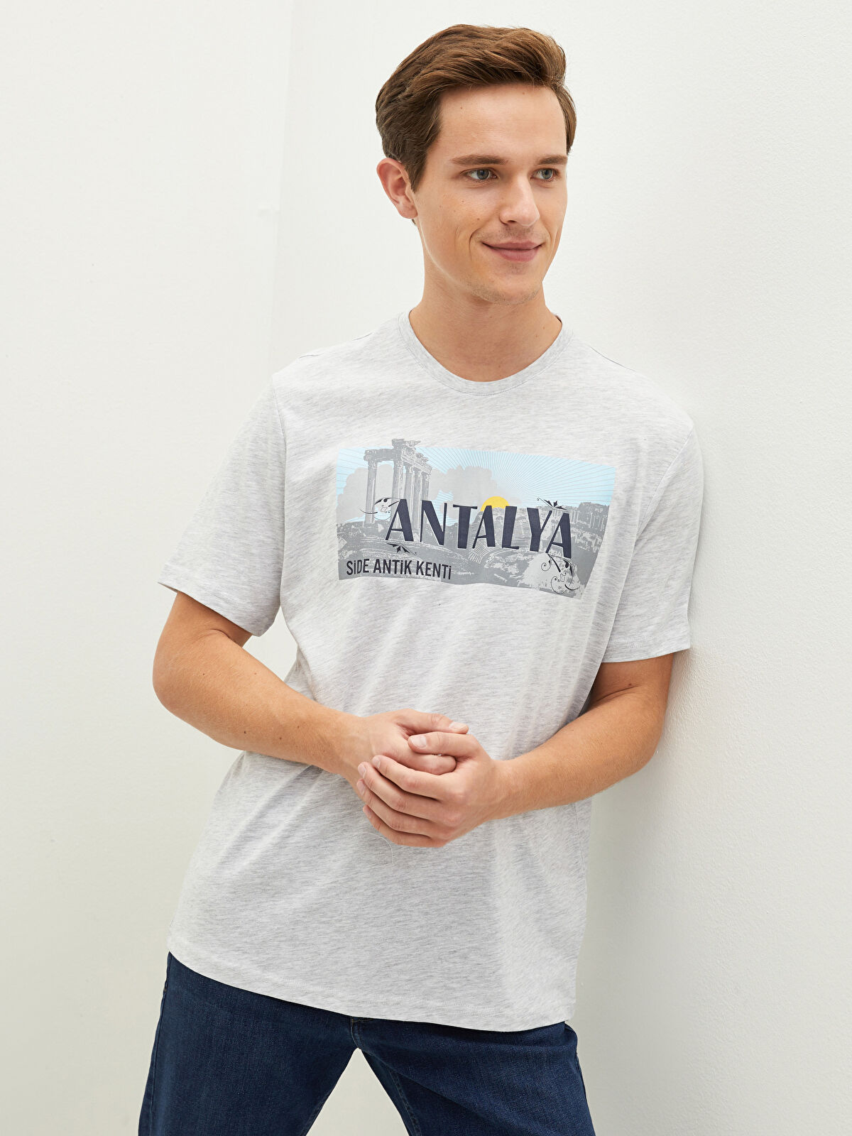 LCW CLASSIC Bisiklet Yaka Kısa Kollu Antalya Baskılı Penye Erkek Tişört
