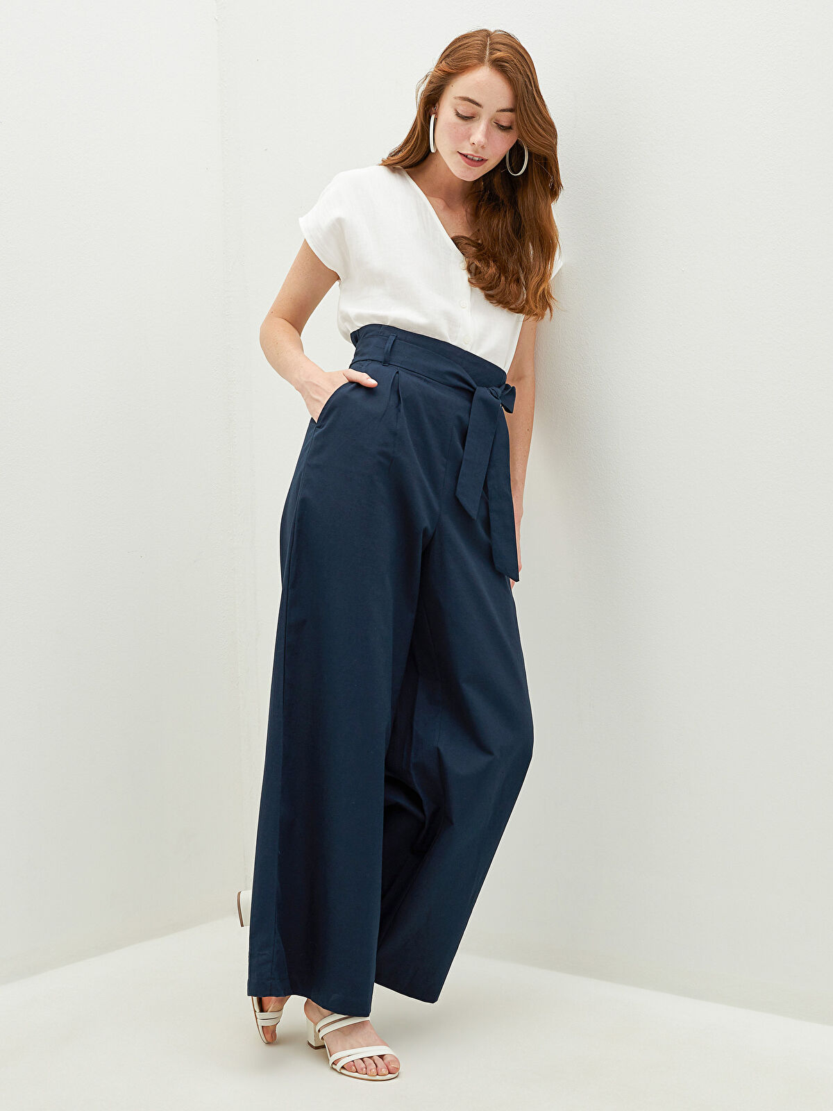 LCW BASIC Beli Kemerli Geniş Paça Cep Detaylı Kadın Pantolon