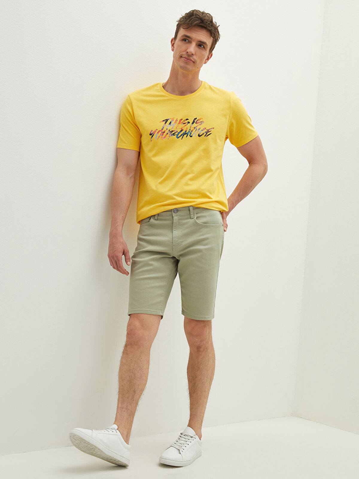 LCW CASUAL Slim Fit Dokulu Erkek Şort