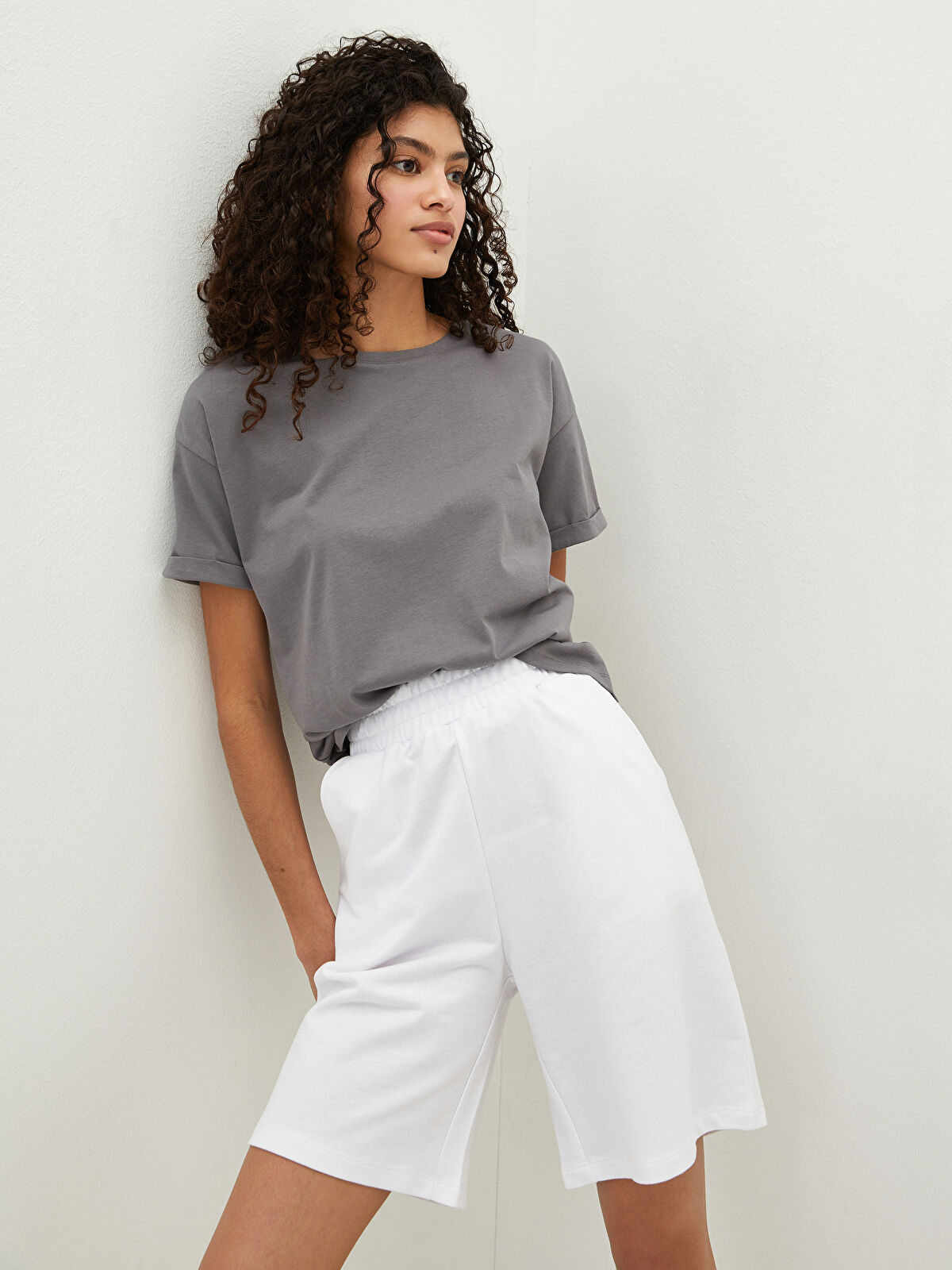 LCW CASUAL Beli Lastikli Düz Cep Detaylı Kadın Bermuda Şort