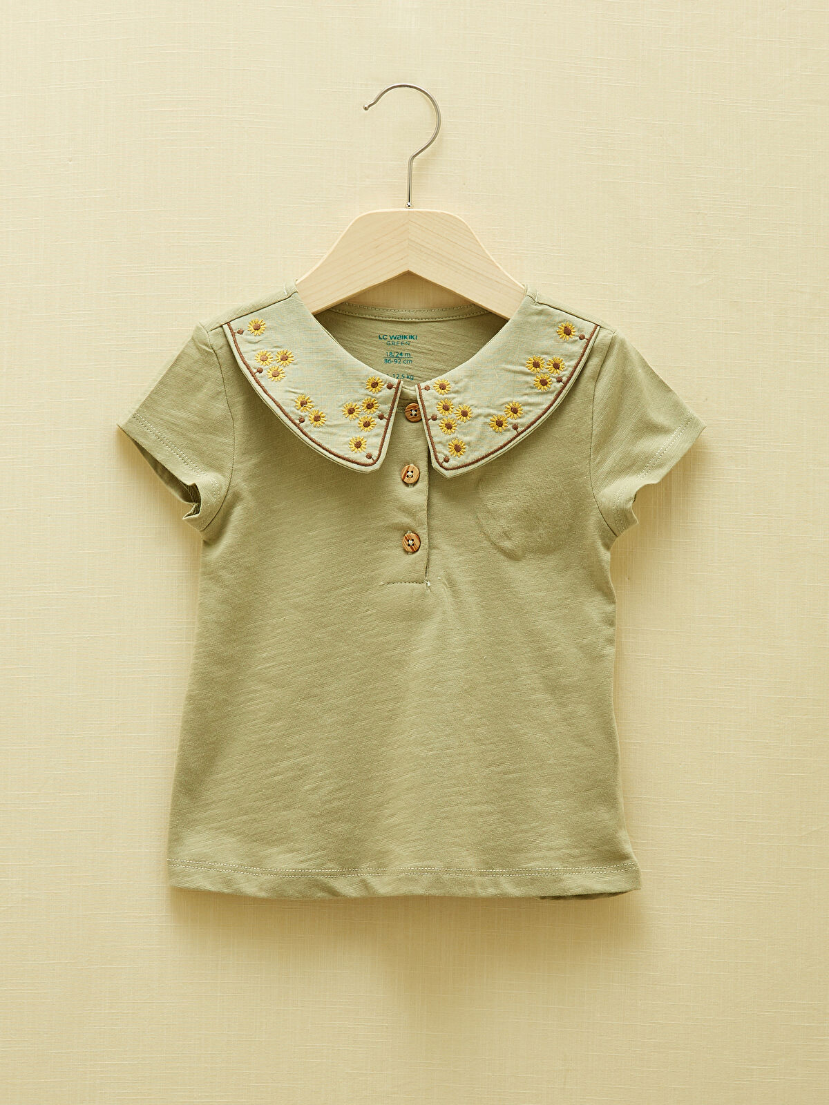 LCW GREEN Bebe Yaka Kısa Kollu Nakışlı Organik Pamuklu Kız Bebek Tişört