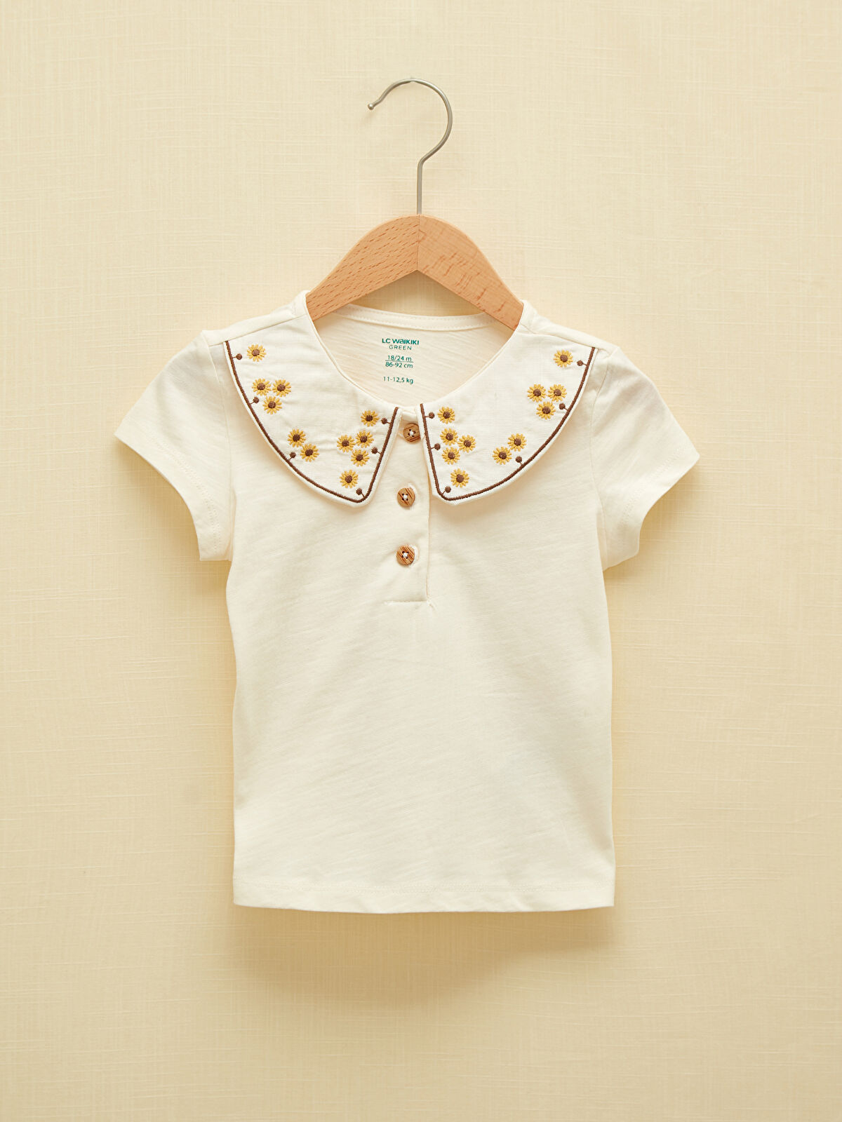 LCW GREEN Bebe Yaka Kısa Kollu Nakışlı Organik Pamuklu Kız Bebek Tişört