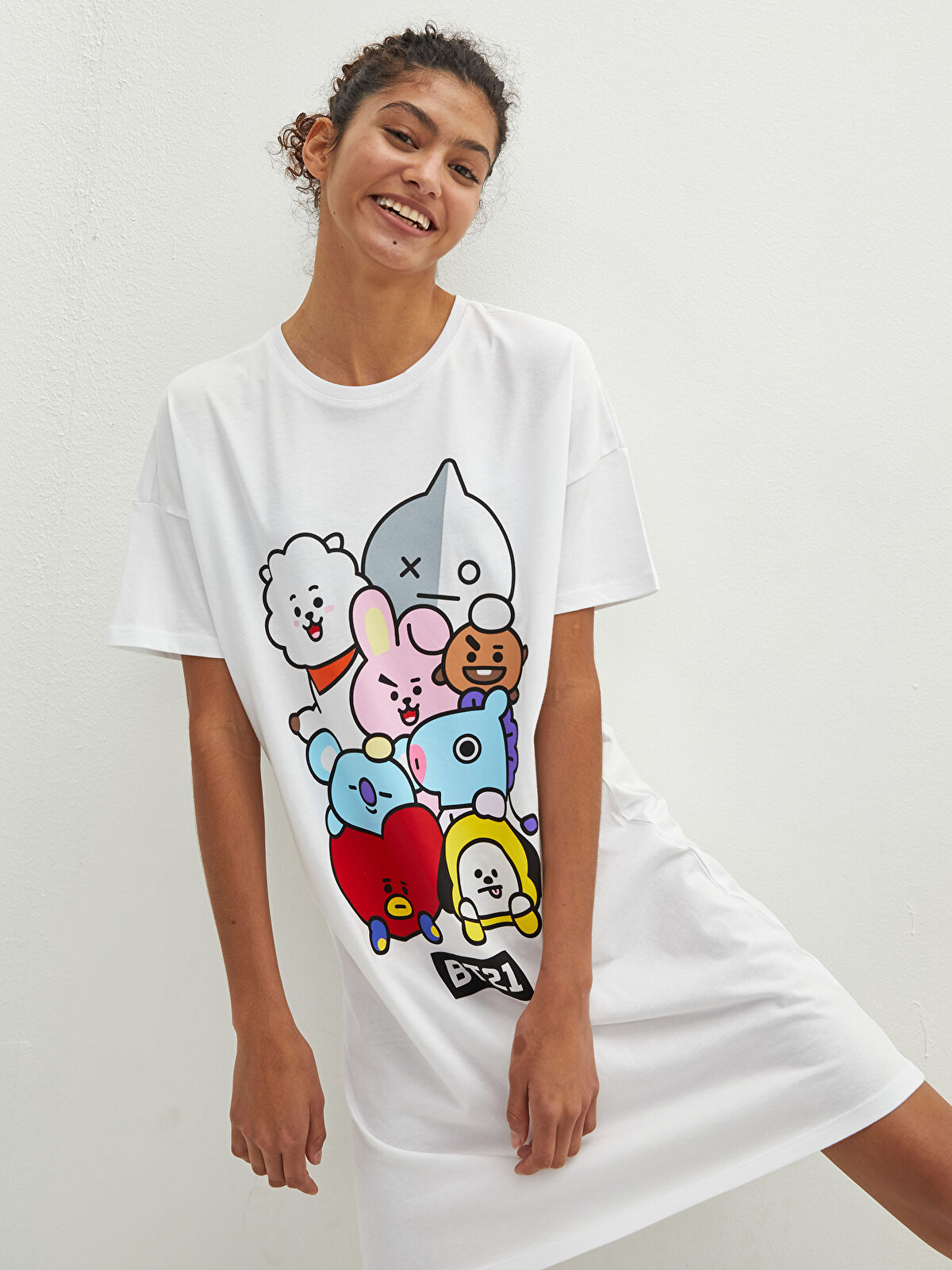 LCW DREAM Bisiklet Yaka BT21 Baskılı Kısa Kollu Kadın Gecelik